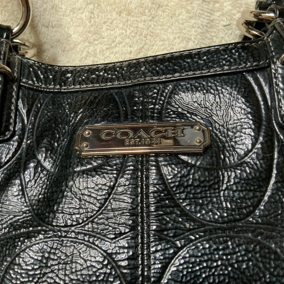 Bags | Coach Gallery Embossed Logo Patent Leather Purse Tote F19462 ...